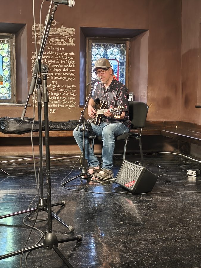 Pesem.si - Ana Porenta - Srečanje s poezijo Pesem si 25 - Na klopcah ...