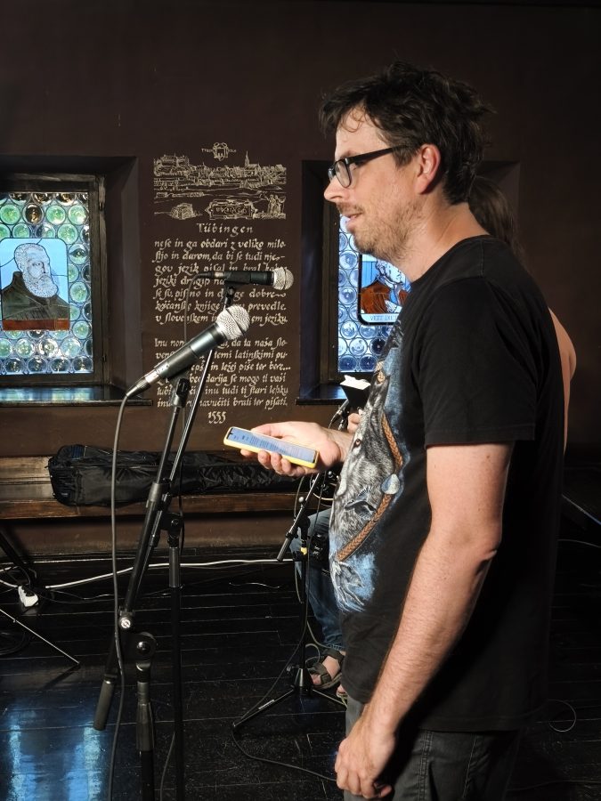 Pesem.si - Ana Porenta - Srečanje s poezijo Pesem si 25 - Na klopcah ...